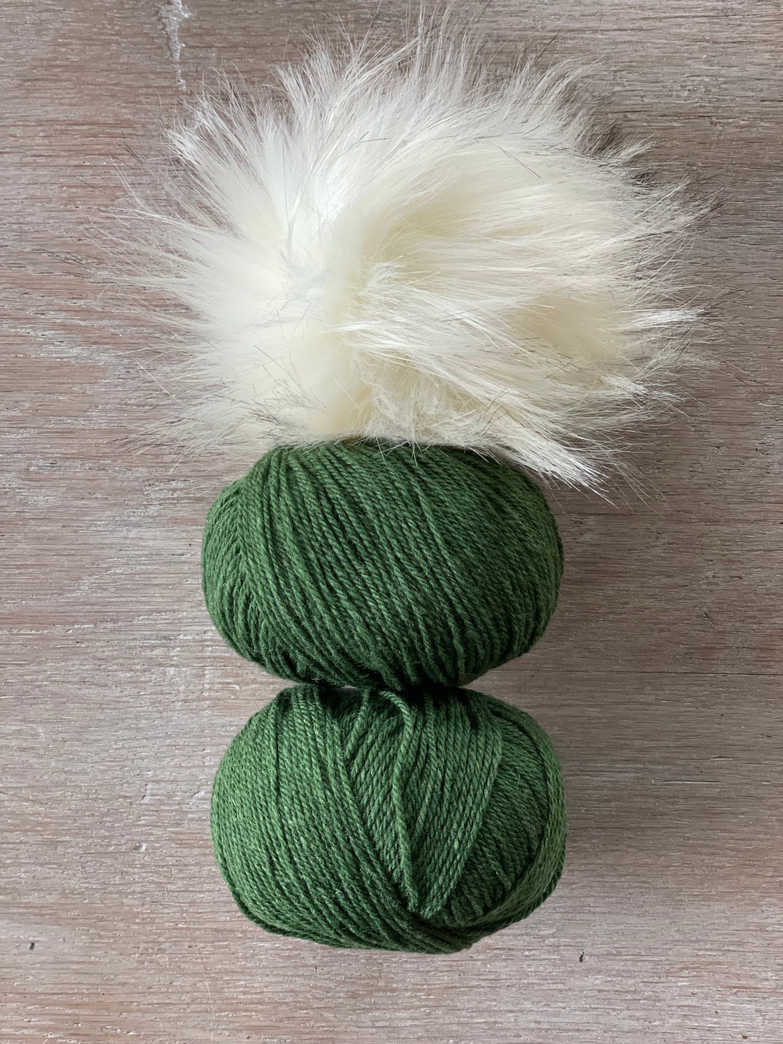 Kit à tricoter Laine Dublin Vert Olive + Pompon au choix – Atelier 27